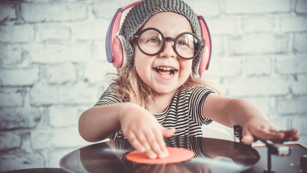 Mon enfant se parle tout seul : comment l’auto-dialogue influence ses ...
